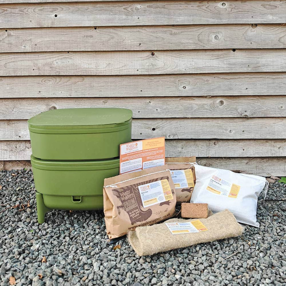 Wiggly Wigglers Urbalive COMPACT Worm Farm – GREEN - with Complete Val